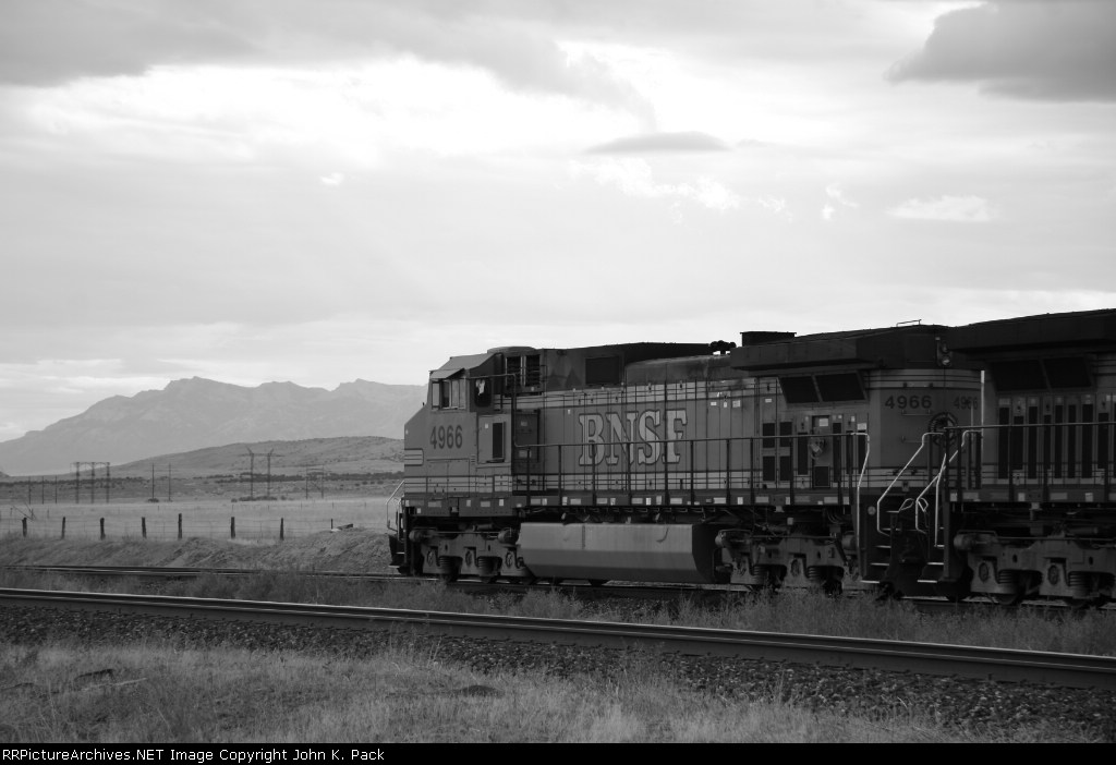 BNSF 4966
